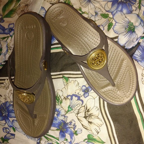 CROCS | Shoes | New Girls Crocs Brown With Gold Metal Front Gold ...